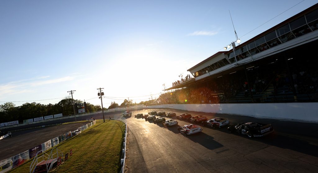 PIT BOX: Whelen Modified Tour making 15th trip to Oswego Speedway this ...