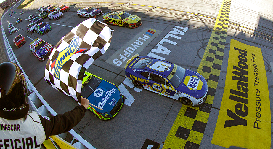 In-car camera: Chase Elliott holds the lead for Talladega win | NASCAR