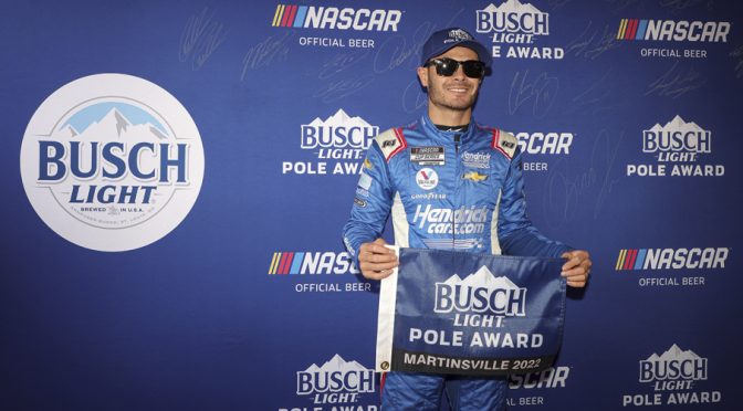 Kyle Larson earns Busch Light Pole at Martinsville - NASCAR