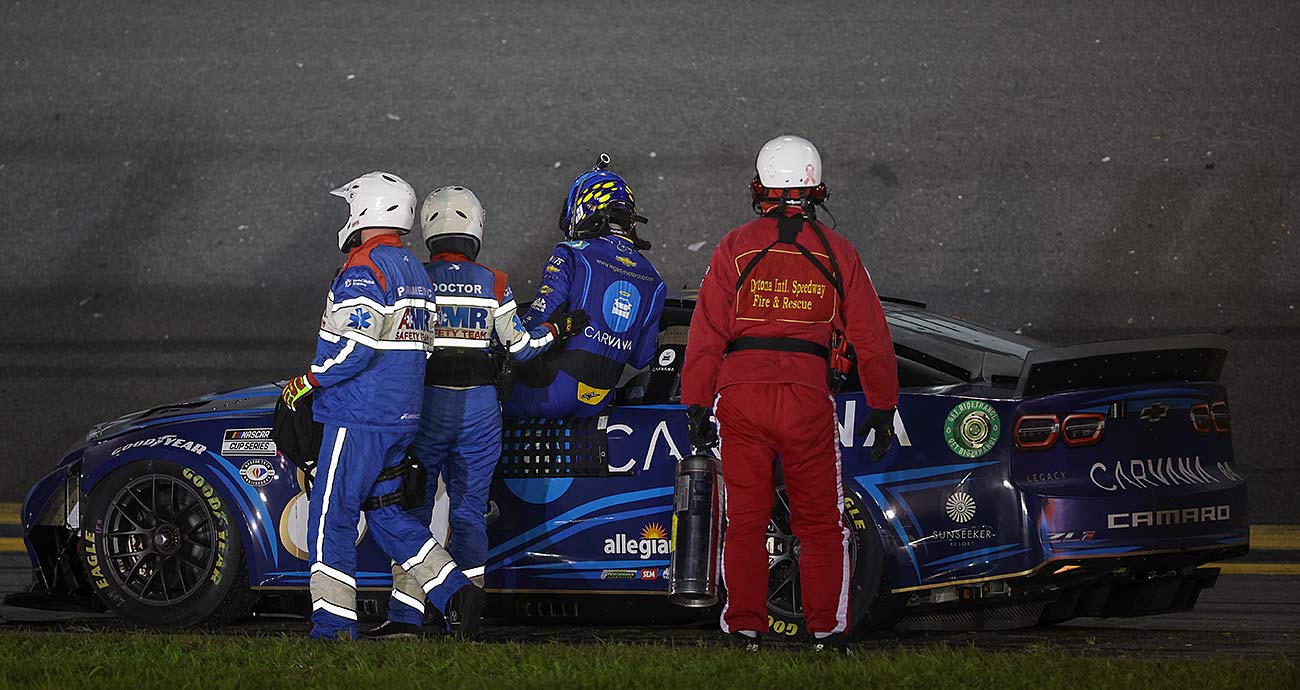 Jimmie Johnson's return ends early in Daytona OT | NASCAR