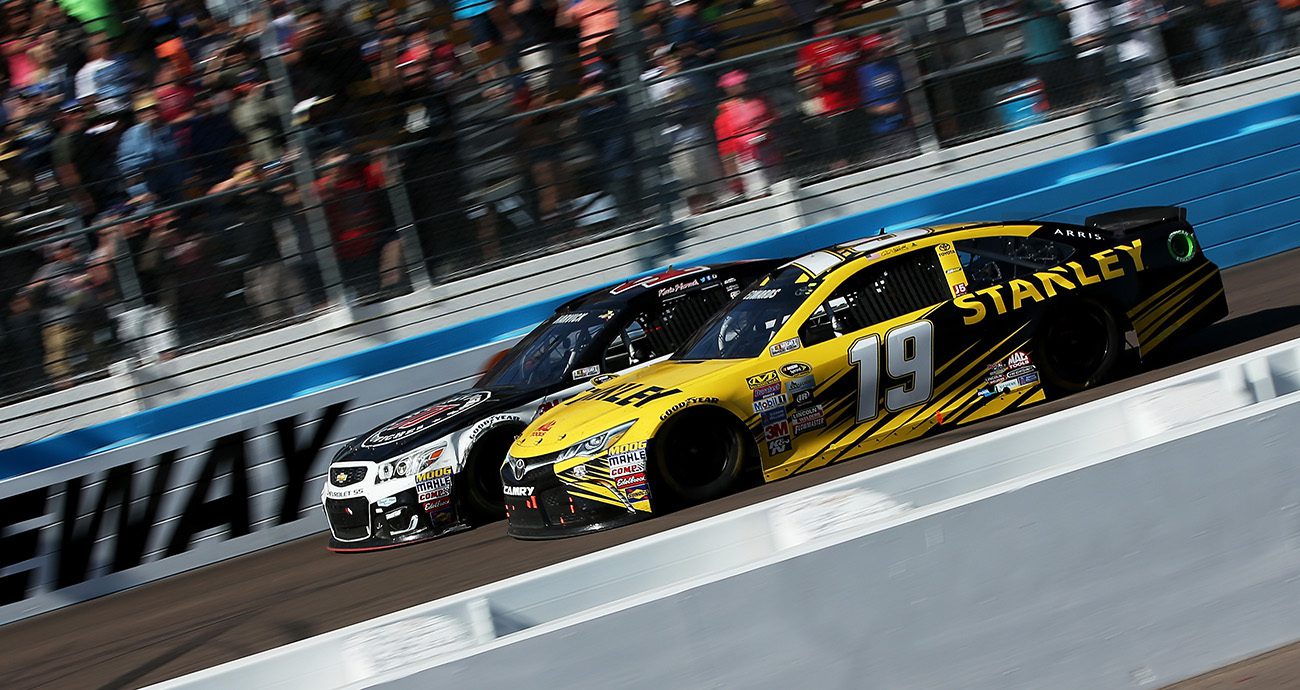 From the Vault: Harvick by a hair over Edwards | NASCAR