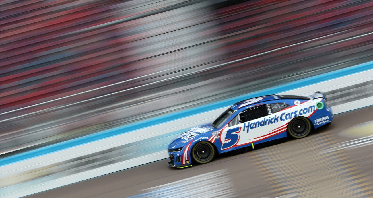 Kyle Larson claims Phoenix pole for Cup Series race - NASCAR