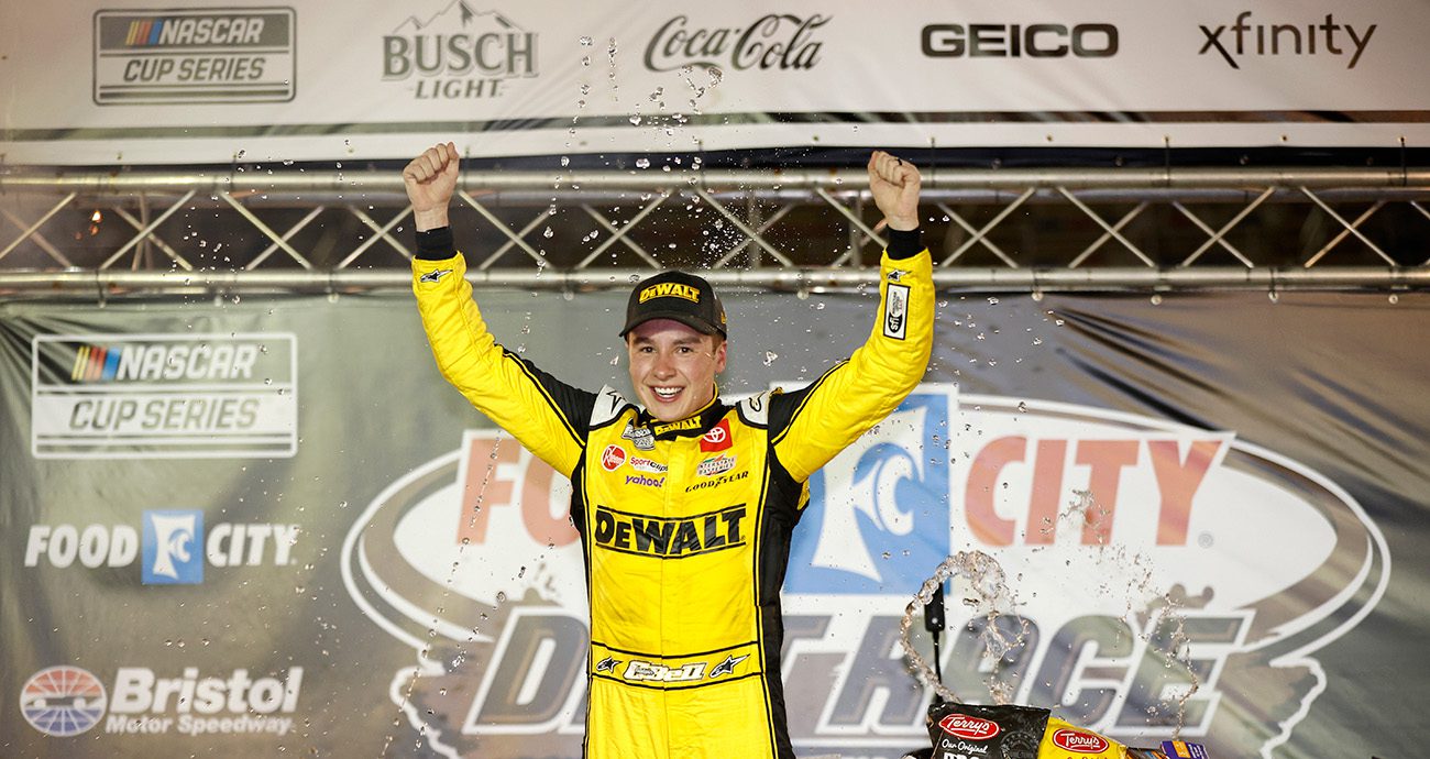 Christopher Bell dominates late to win Bristol Dirt Race | NASCAR