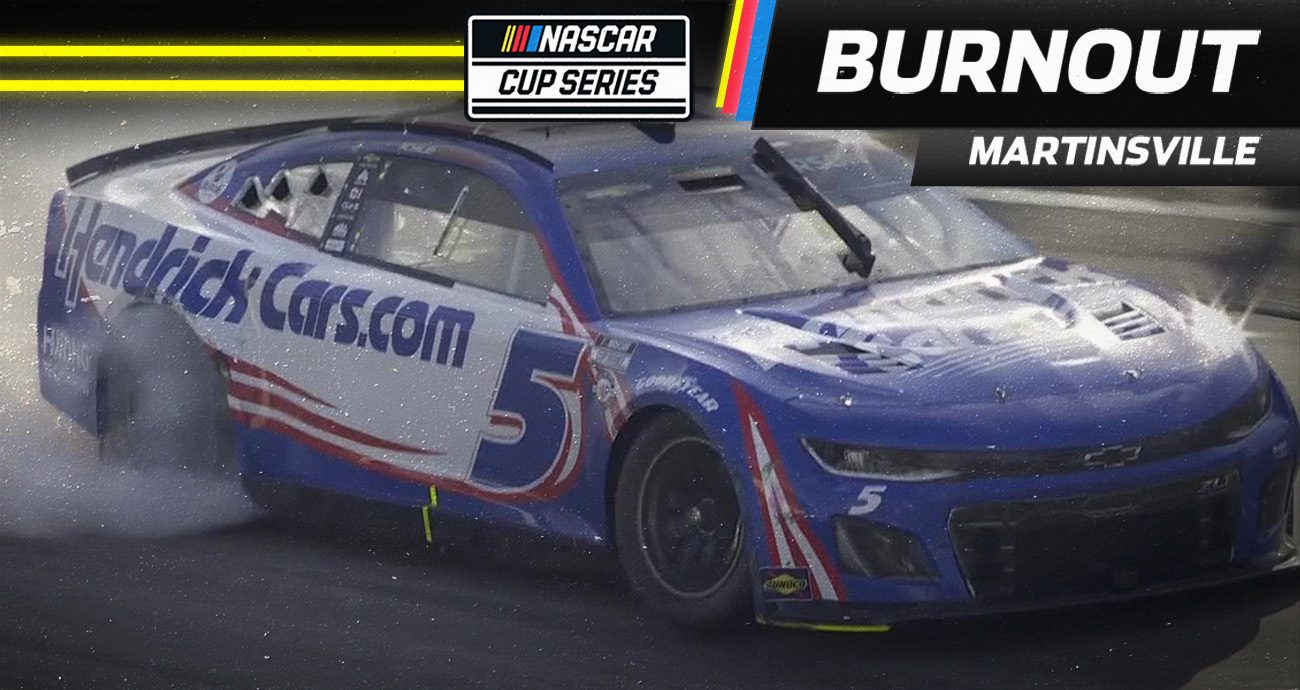 Full-track burnout: Larson puts on a show for the Martinsville fans ...