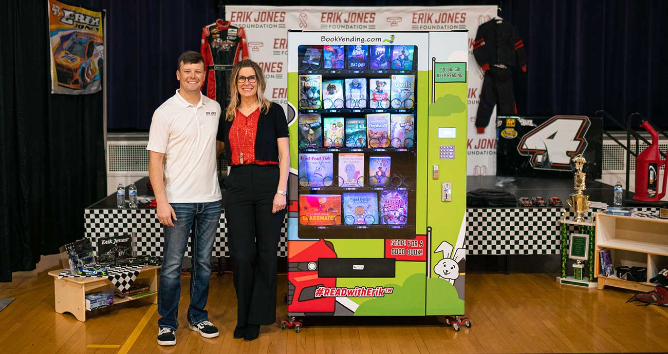 Erik Jones Foundation expanding reach through reading | NASCAR