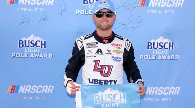 William Byron speeds to Busch Light Pole at Kansas | NASCAR