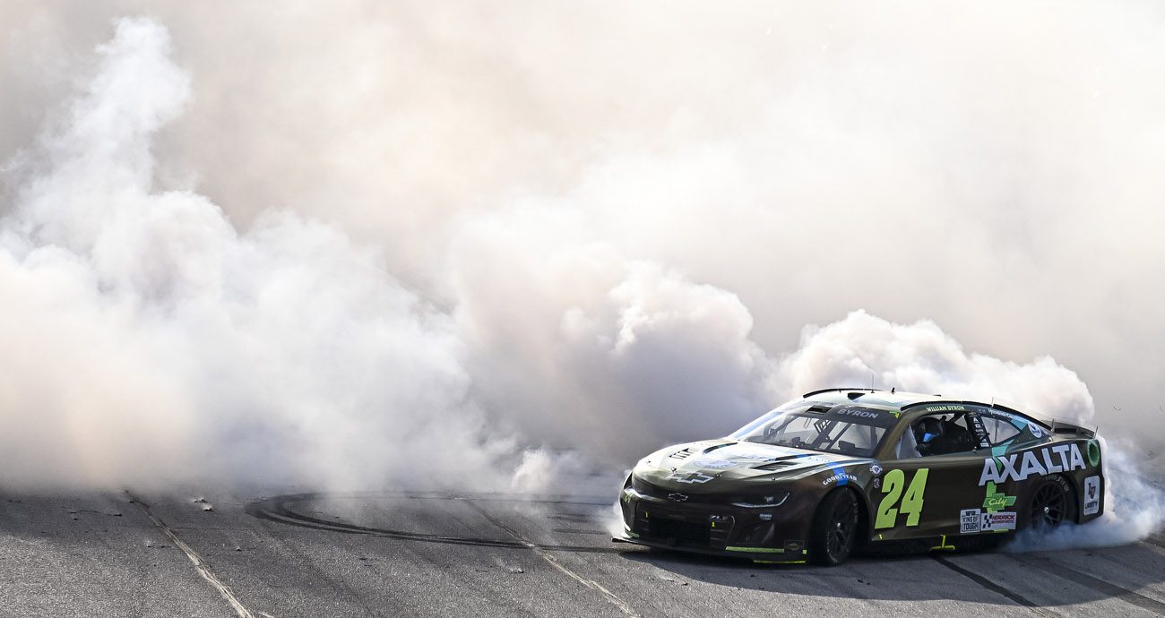 Late-race drama provides exciting racing in the Goodyear 400