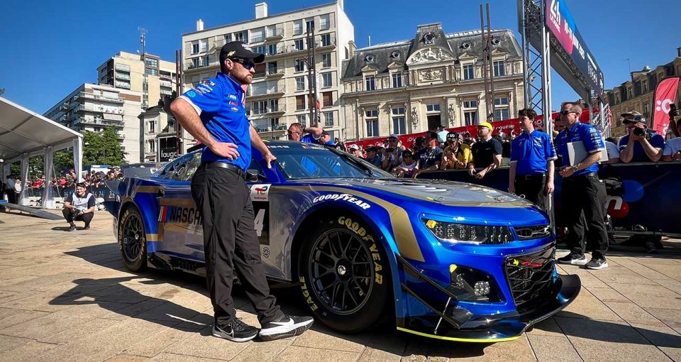 Fans welcome Garage 56 in Le Mans scrutineering | NASCAR