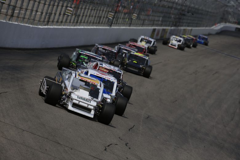 NASCAR Whelen Modified Tour racing at New Hampshire Motor Speedway ...