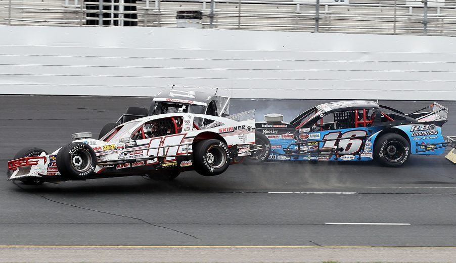 NASCAR Whelen Modified Tour racing at New Hampshire Motor Speedway ...