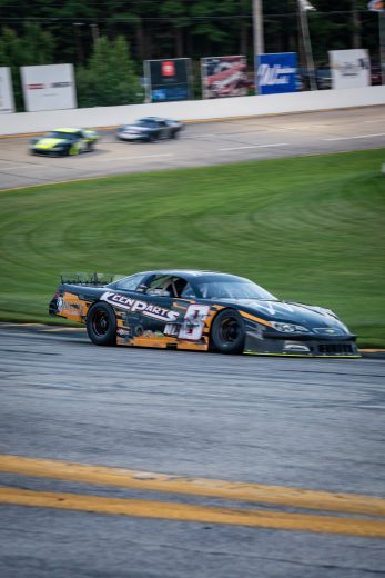Kyle Busch racing at Lee USA Speedway in New Hampshire | Official Site ...