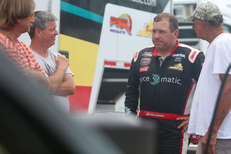 Ryan Preece and Ryan Newman take part in Whelen Modified Tour tire test ...