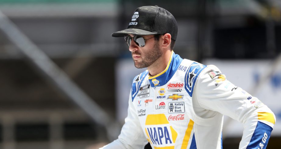 How Elliott blocks chatter, leans on team in playoff pursuit - NASCAR