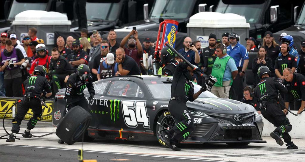 JGR switches pit crews for Nos. 20, 54 teams before playoffs | NASCAR