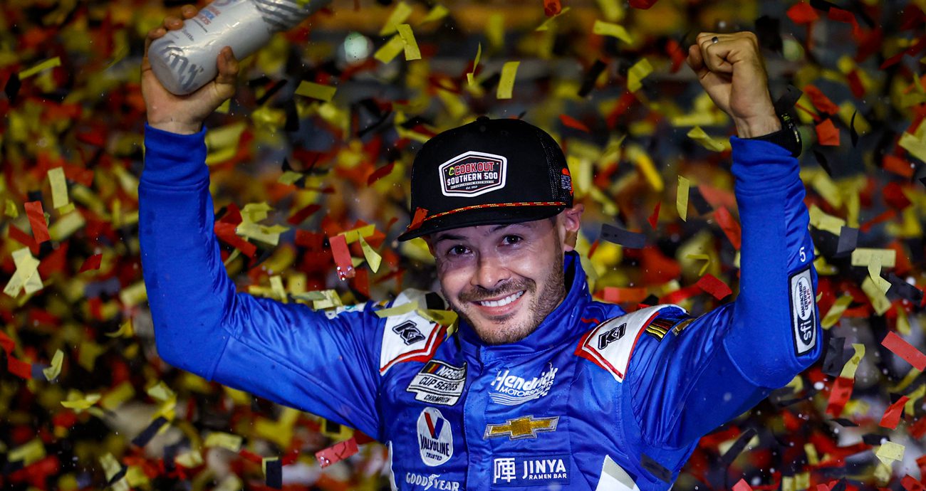Kyle Larson streaks to Southern 500 | NASCAR