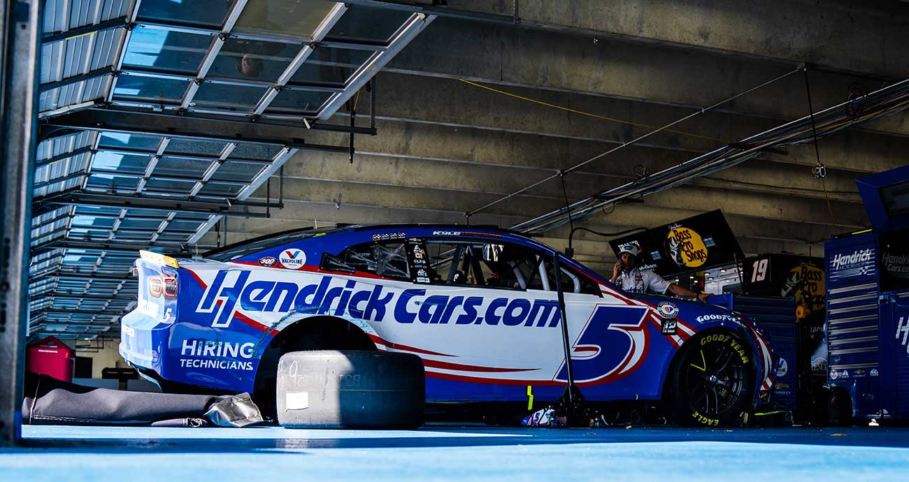 Kyle Larson to start at the rear after Roval crash | NASCAR