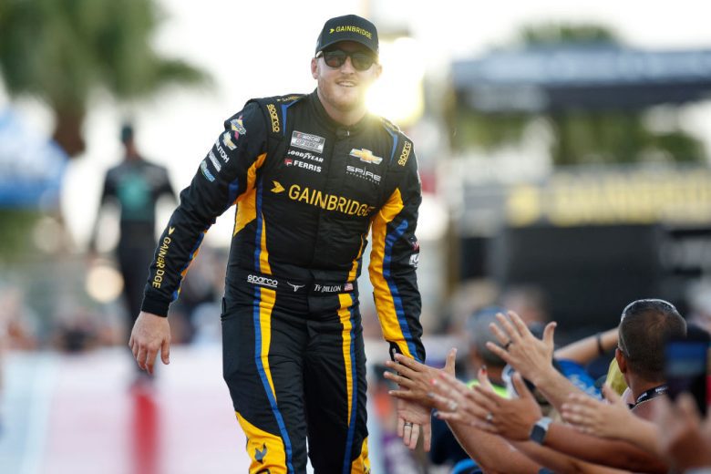 Phoenix Raceway - NASCAR Cup Series Championship Race - Official Site ...