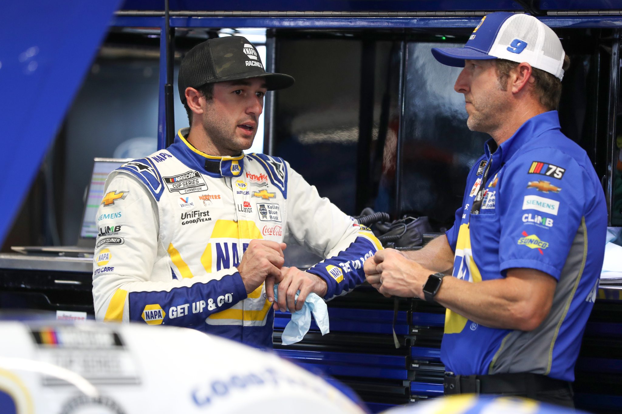 Elliott, Bowman shift focus to 2024 after unusual 2023 | NASCAR