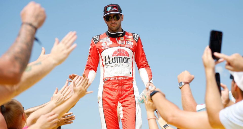 Chase Elliott has shoulder procedure; 'all good' for 2024 | NASCAR