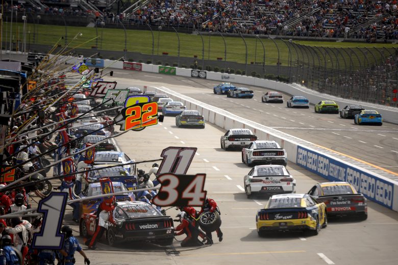 Best NASCAR Cup Series pit crew photos of 2023 | NASCAR