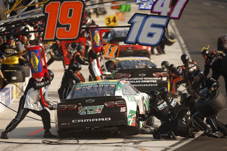 Best NASCAR Cup Series pit crew photos of 2023 | NASCAR
