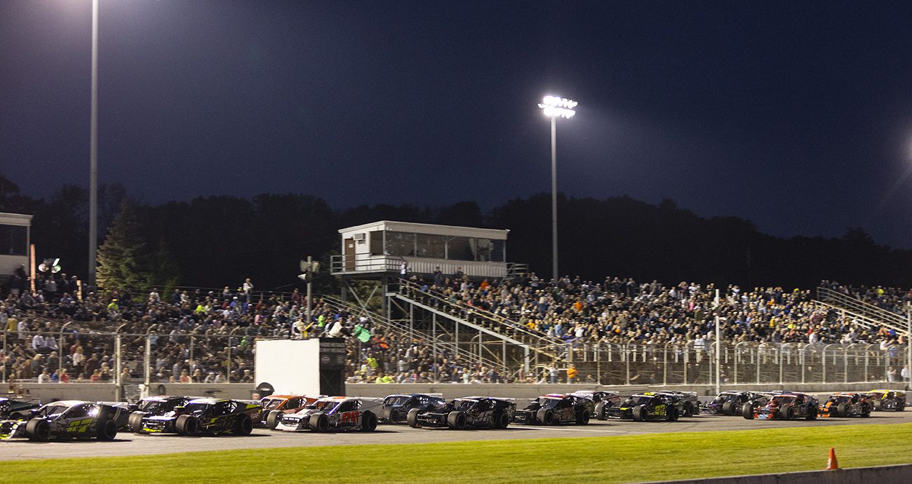 NASCAR Whelen Modified Tour at Thompson Speedway Motorsports Park ...