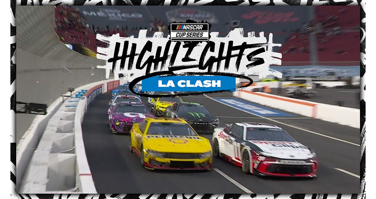 Green flag is out to start the Busch Light Clash - NASCAR