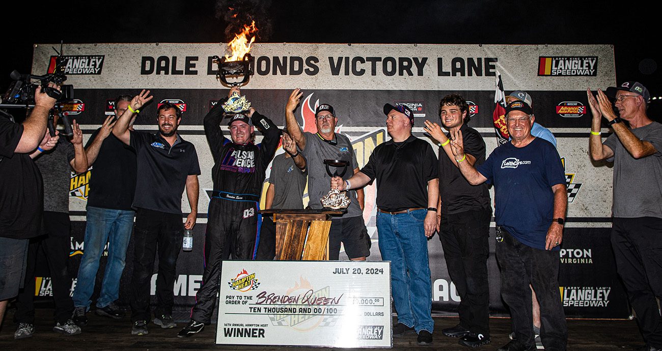 Brenden Queen wins a heavyweight fight with rival Connor Hall, takes ...