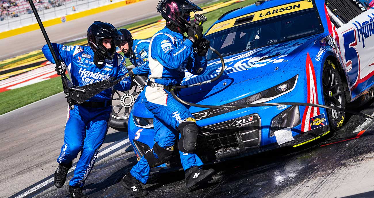 Kyle Larson rallies from pit-stop pitfall at Las Vegas | NASCAR