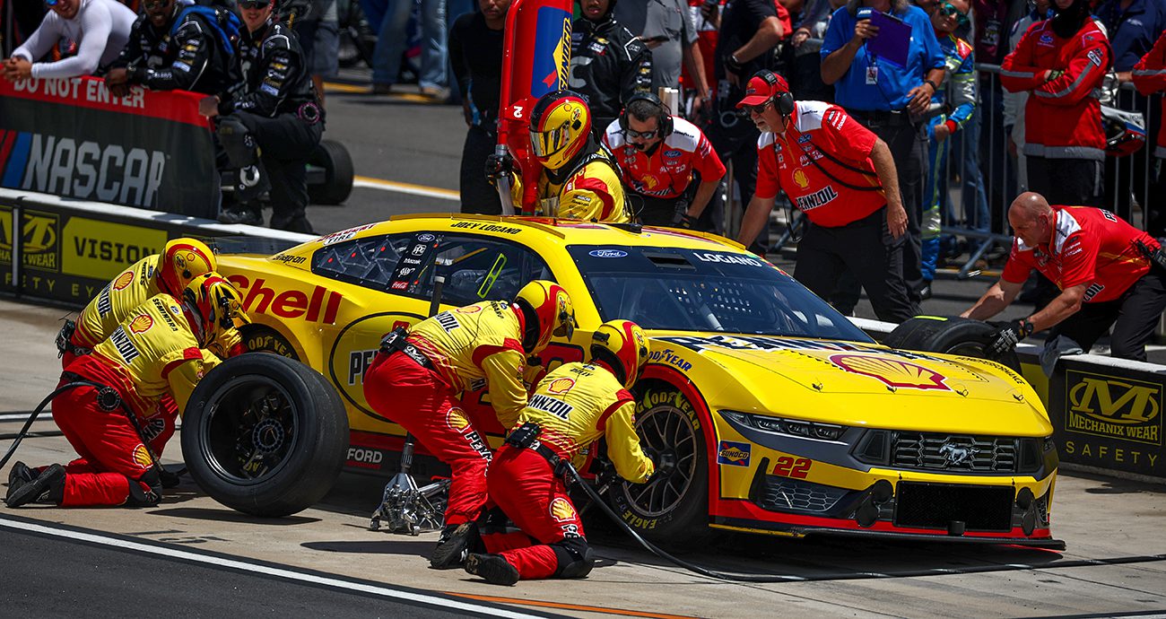 The fastest Champ 4 pit crews - MRN - Motor Racing Network