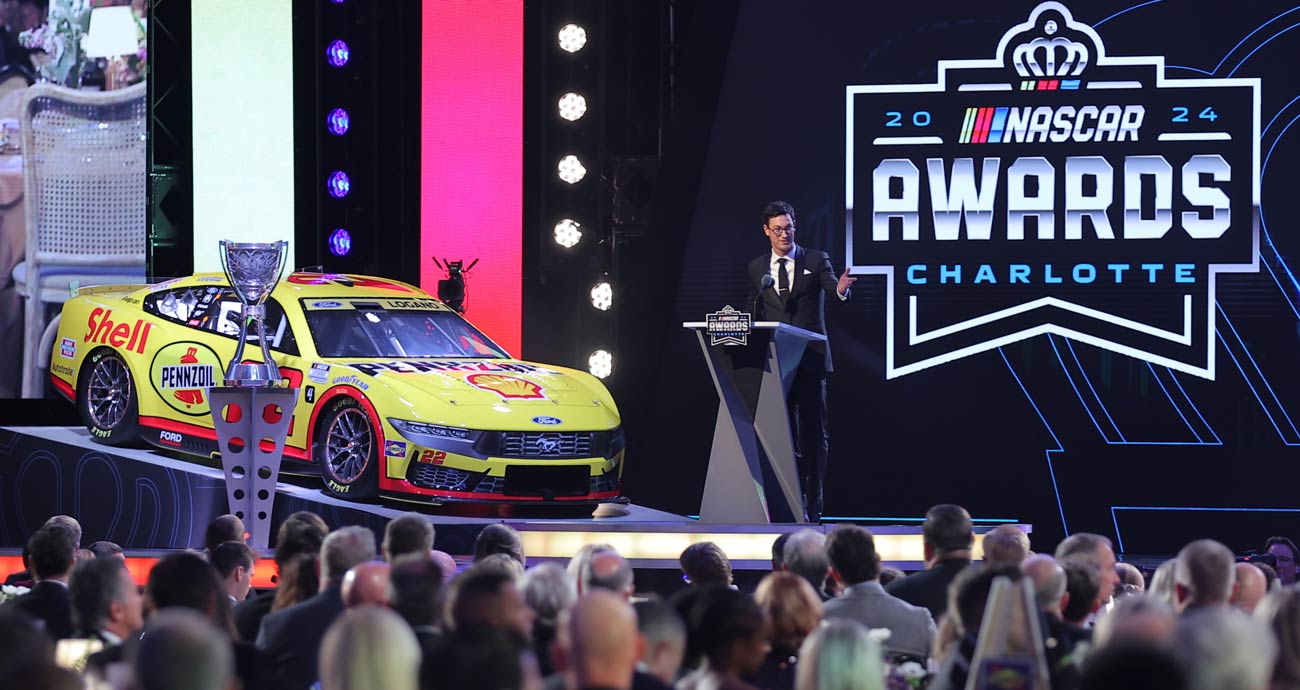 Logano celebrates third Cup title at NASCAR Awards | NASCAR