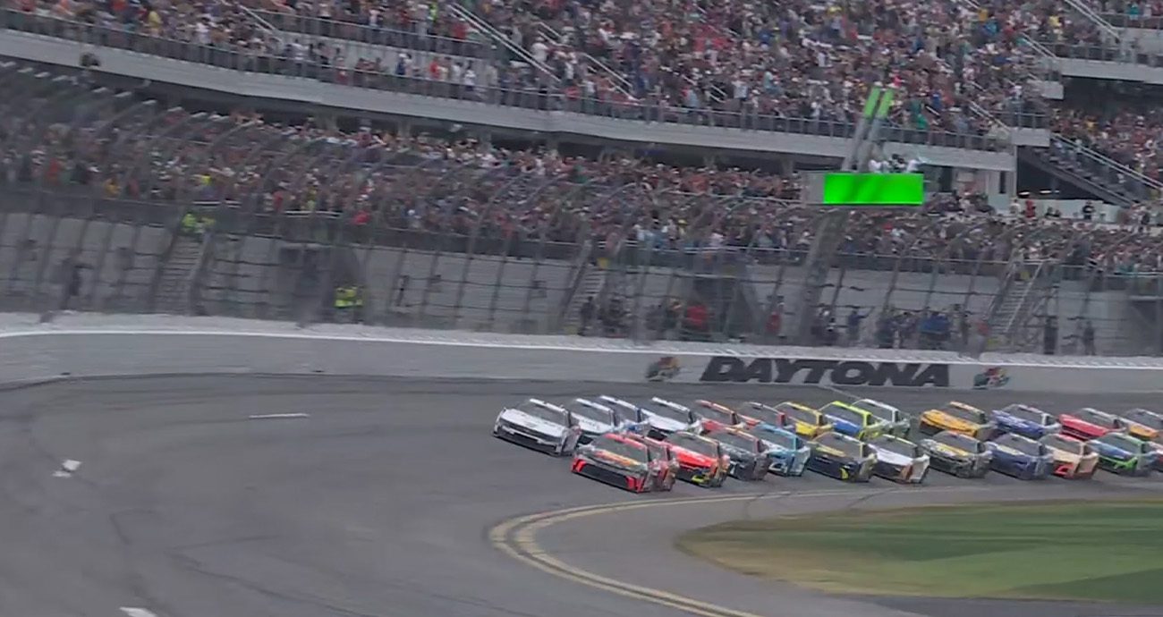 Daytona 500 is underway as Chase Briscoe leads field to green - NASCAR