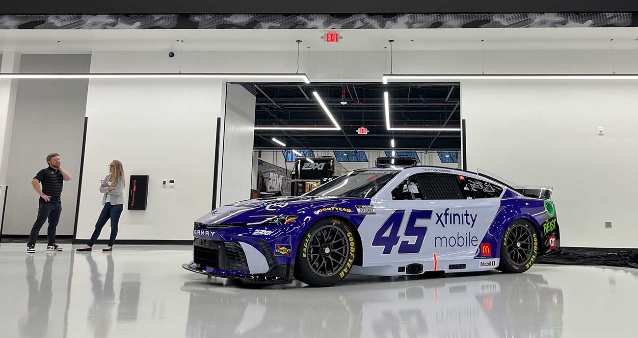23XI re-ups Xfinity partnership, bolsters war-room tech | NASCAR