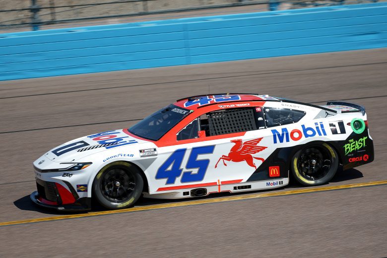Full Cup Series field for 2025 Phoenix spring race | NASCAR