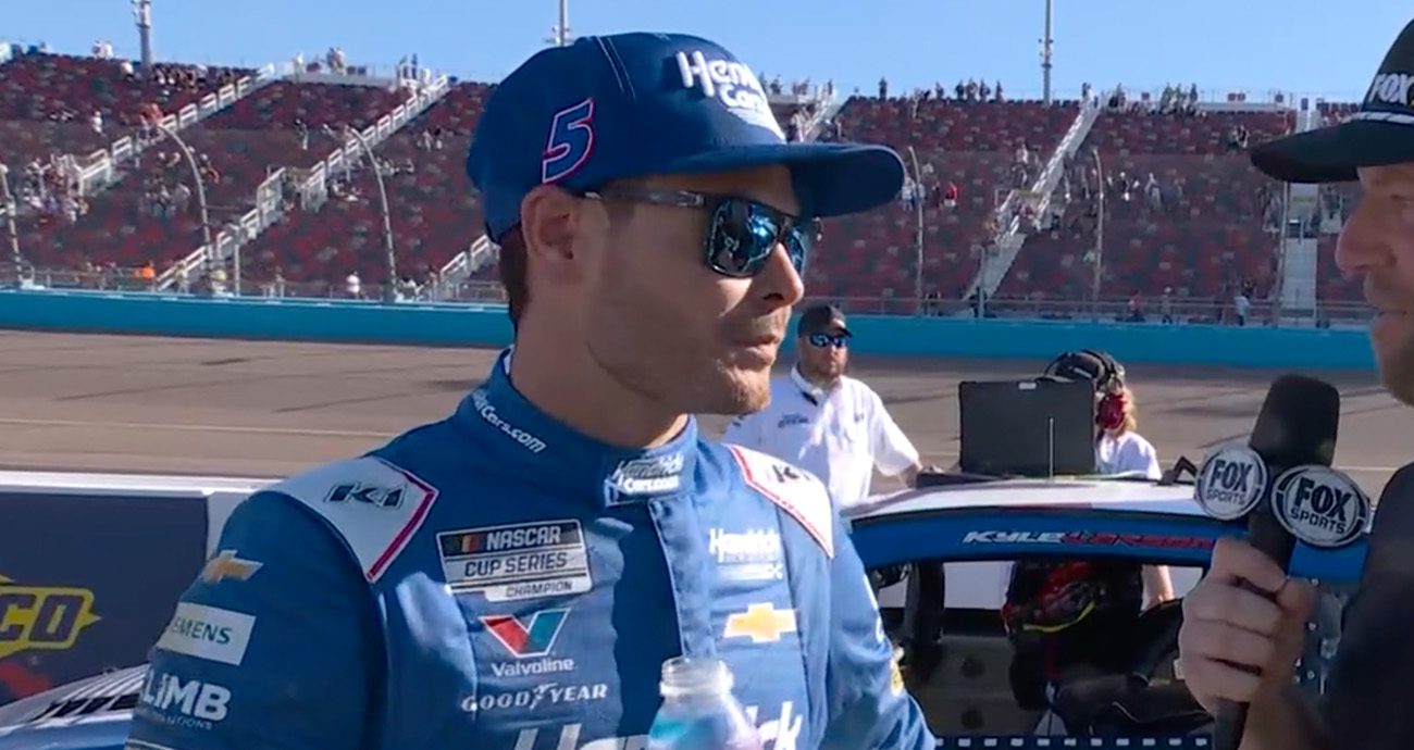 Larson: 'Good to finish third' after last-lap battle with Bell | NASCAR