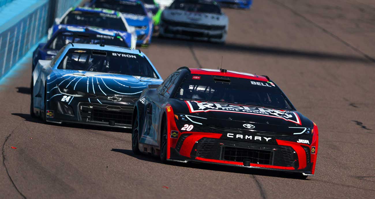 Analysis: Rivalry? Bell, Byron pull away from the pack | NASCAR