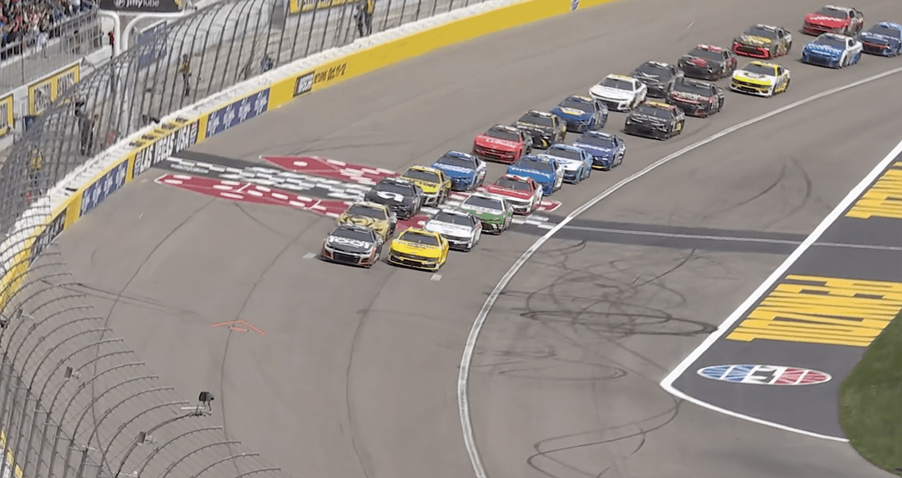 Las Vegas Cup Series race goes green - NASCAR