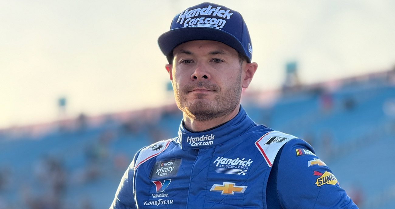 Larson falls short of keeping hopes of Homestead sweep alive - NASCAR
