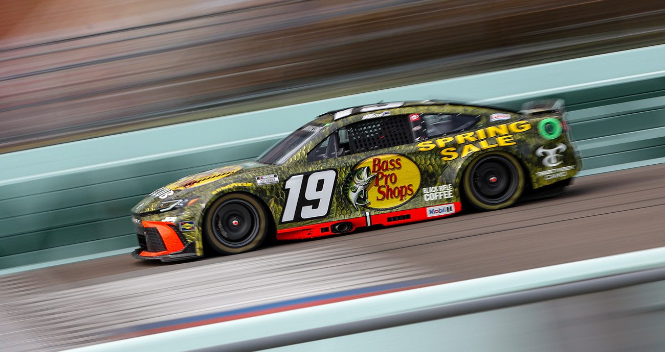 Briscoe, Hamlin lead JGR with Homestead top fives - NASCAR