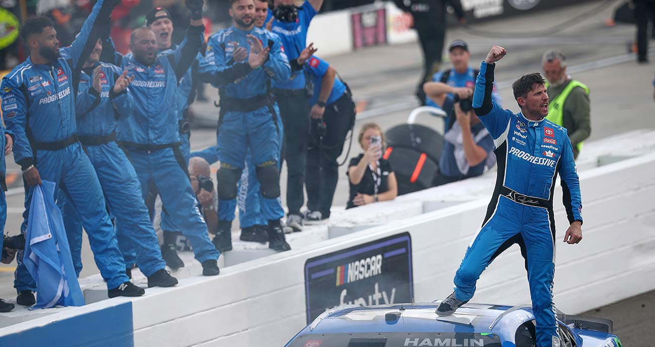 Denny Hamlin claims first Martinsville win in a decade | NASCAR