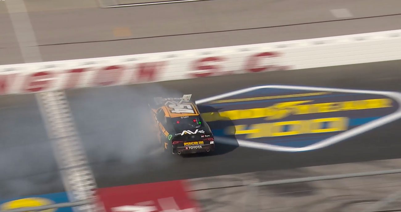 Gray spins out during final stage at Darlington | NASCAR