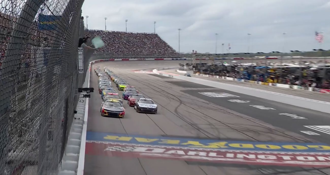 Byron leads field to green to kick off Darlington Cup race | NASCAR