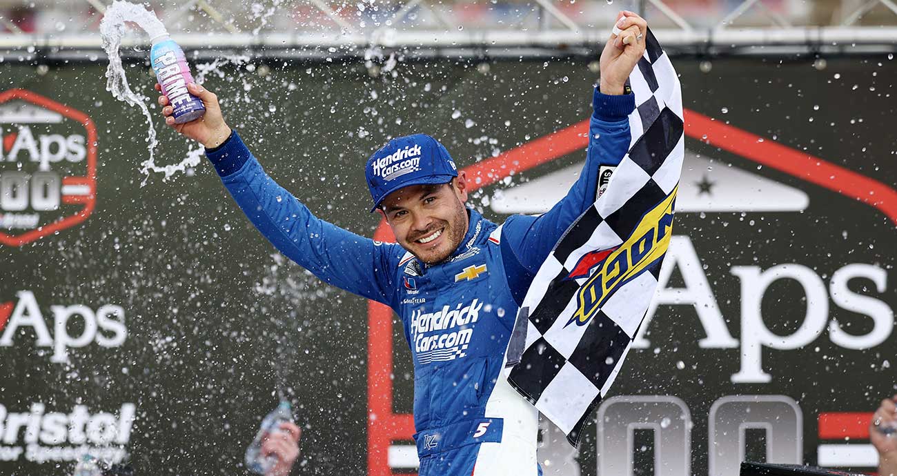 Kyle Larson scores dominant Xfinity Series win at Bristol | NASCAR
