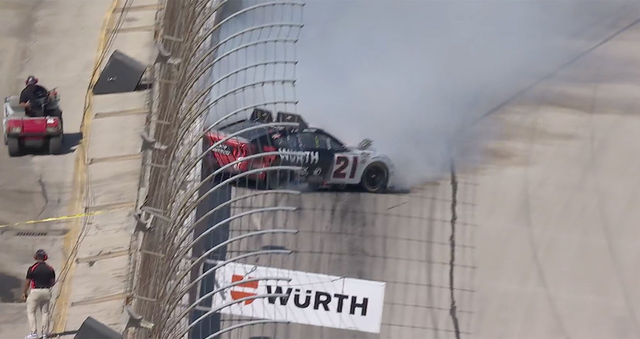 Berry spins out from lead during Stage 2 at Texas - NASCAR