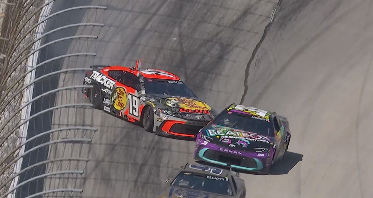 Chase Briscoe spins soon after Stage 2 restart - NASCAR