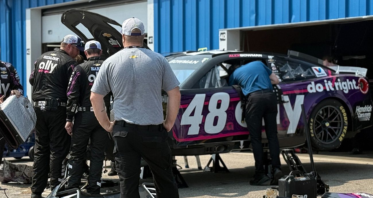 Alex Bowman absorbs hard hit in Michigan melee | NASCAR