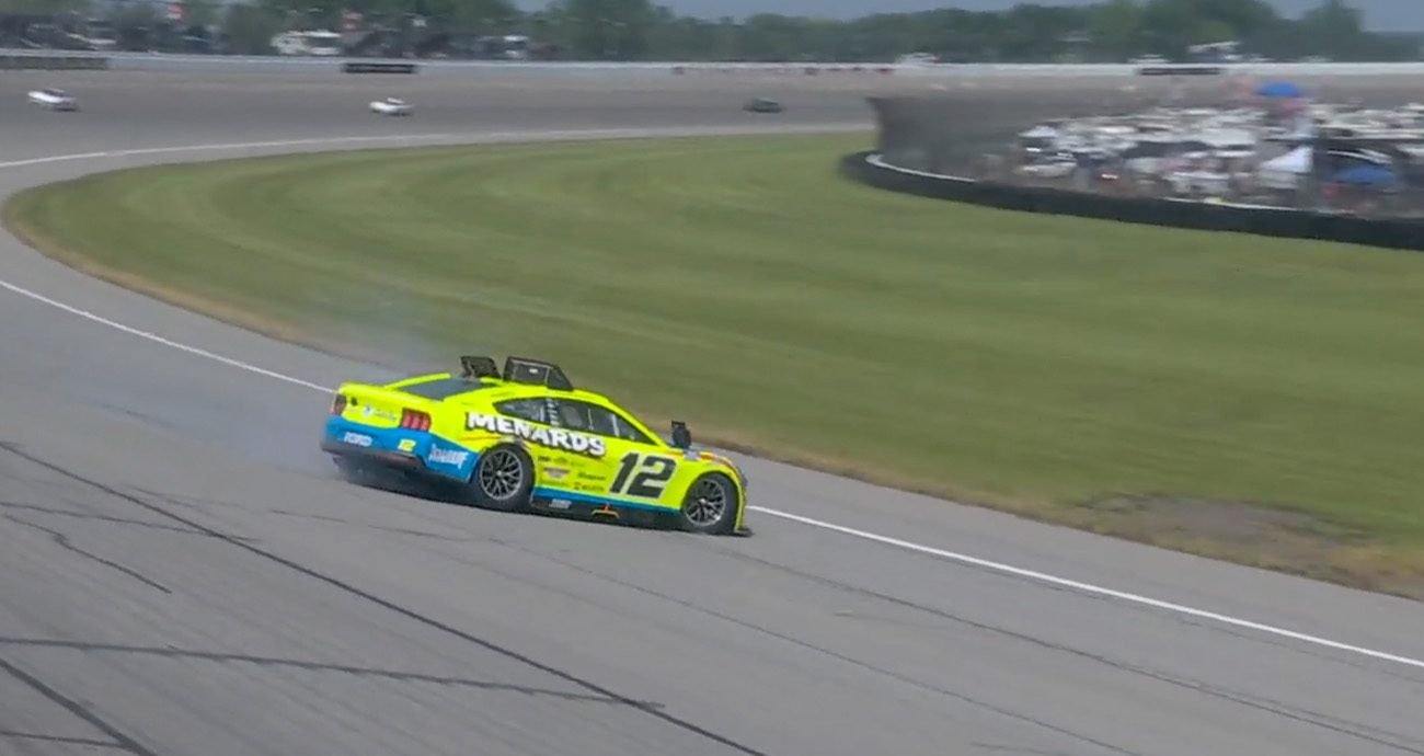 Ryan Blaney gets loose, hits wall, spins around Turn 4 | NASCAR