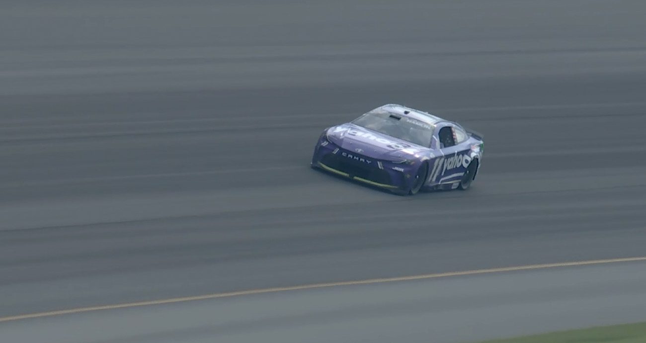 Denny Hamlin grabs third win of 2025 in Michigan thriller | NASCAR