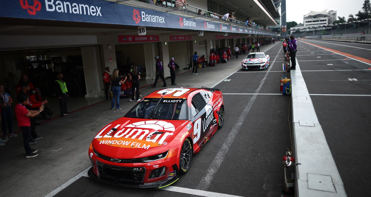 Take a full lap around Mexico City with Chase Elliott - NASCAR