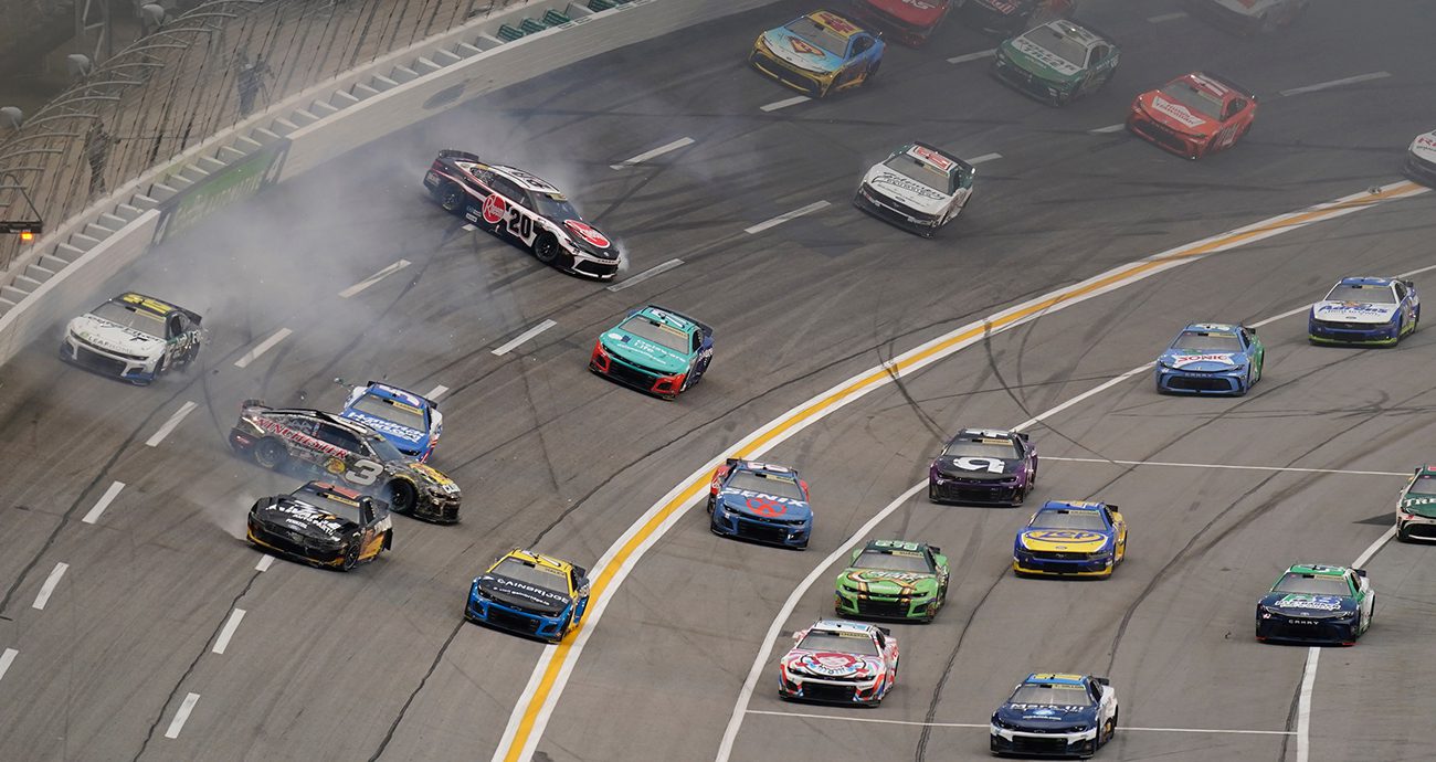 Bell, Blaney involved in Stage 1 wreck at Atlanta | NASCAR